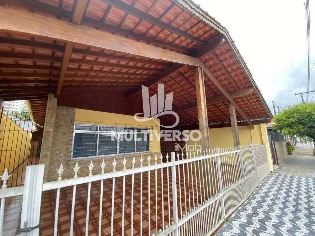 Casa / Sobrado para Venda em Praia Grande/SP Jardim Real 3 Quartos