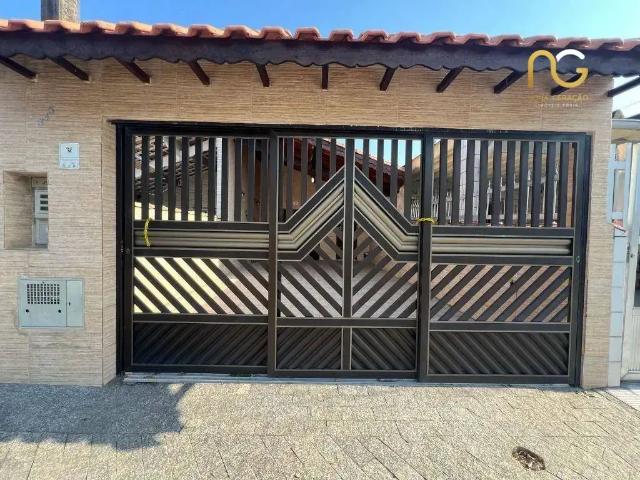 Casa / Sobrado para Venda em Praia Grande/SP Solemar 2 Quartos