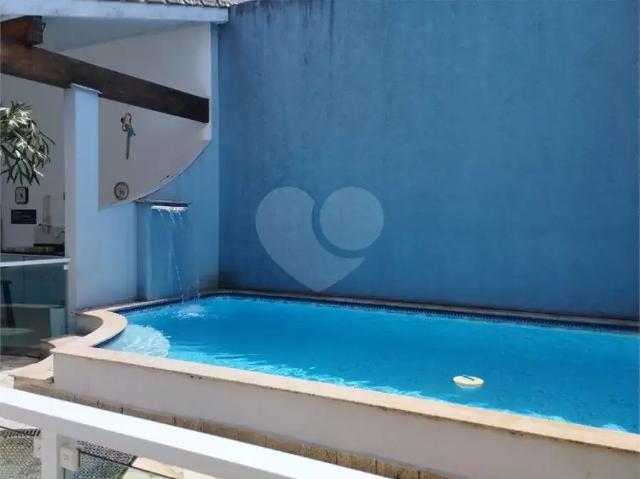 Casa / Sobrado para Venda em Praia Grande/SP Solemar 3 Quartos