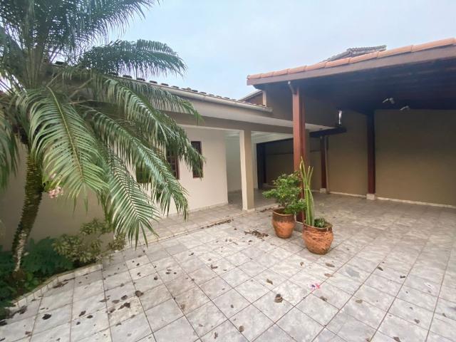 Casa / Sobrado para Venda em Praia Grande/SP Solemar 3 Quartos