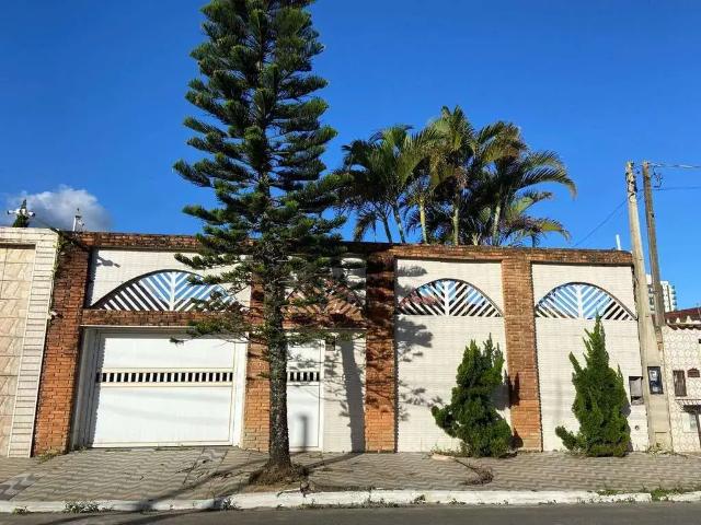 Casa / Sobrado para Venda em Praia Grande/SP Solemar 3 Quartos