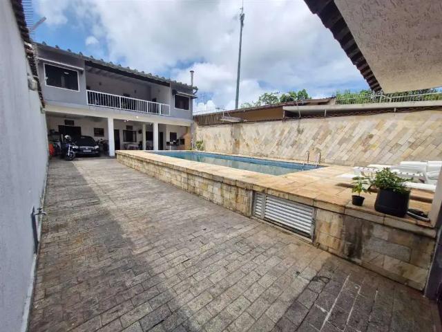 Casa / Sobrado para Venda em Praia Grande/SP Solemar 4 Quartos