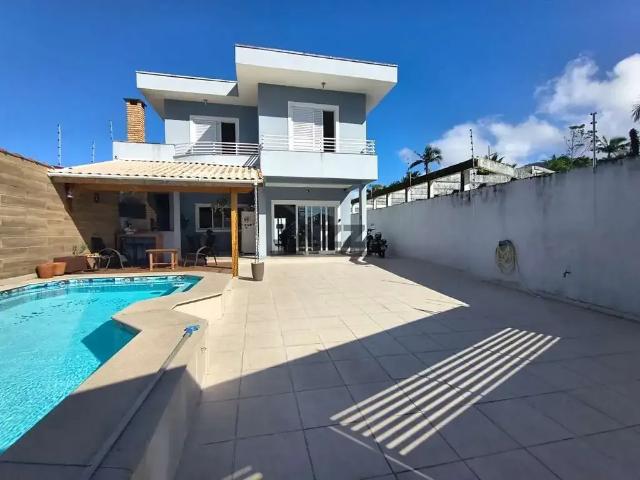 Casa / Sobrado para Venda em Praia Grande/SP Solemar 4 Quartos