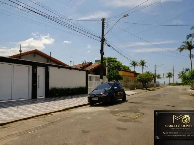 Casa / Sobrado para Venda em Praia Grande/SP Solemar 4 Quartos