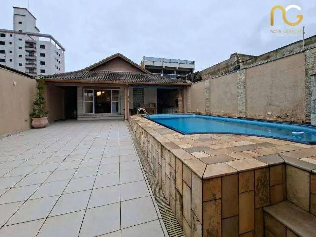 Casa / Sobrado para Venda em Praia Grande/SP Solemar 4 Quartos