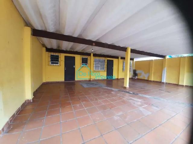 Casa / Sobrado para Venda em Praia Grande/SP Solemar 4 Quartos