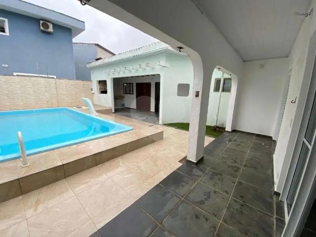 Casa / Sobrado para Venda em Praia Grande/SP Solemar 5 Quartos
