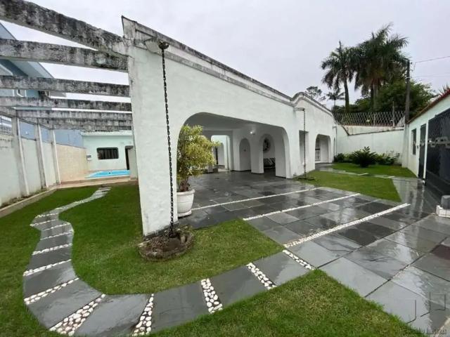 Casa / Sobrado para Venda em Praia Grande/SP Solemar 5 Quartos