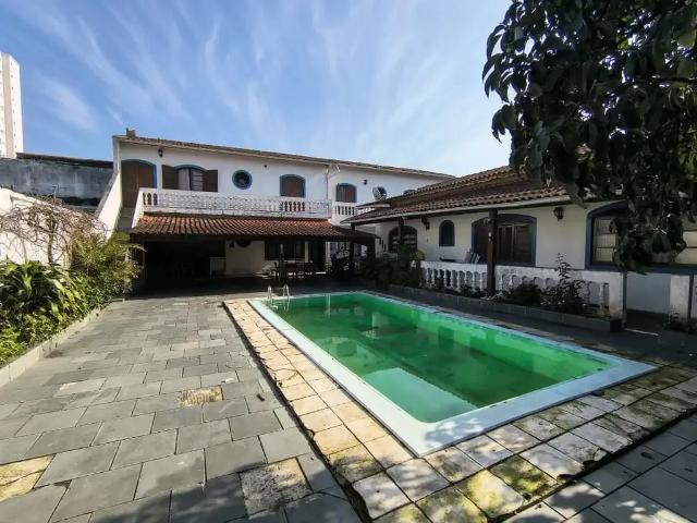 Casa / Sobrado para Venda em Praia Grande/SP Solemar 7 Quartos