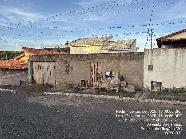 Casa / Sobrado para Venda em Presidente Olegário/MG Centro 2 Quartos