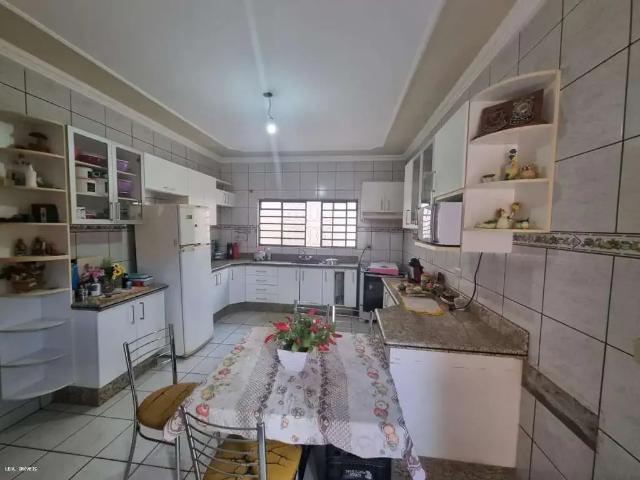 Casa / Sobrado para Venda em Presidente Prudente/SP Jardim Novo Bongiovani 4 Quartos