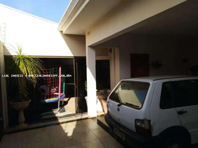 Casa / Sobrado para Venda em Presidente Prudente/SP Jardim Iguaçu 3 Quartos