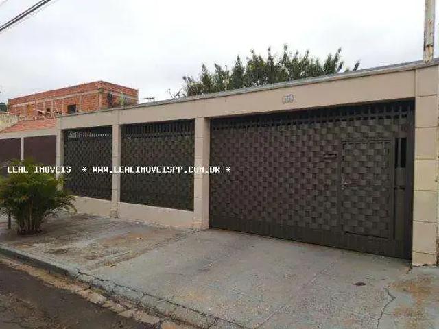 Casa / Sobrado para Venda em Presidente Prudente/SP Parque Alvorada 4 Quartos
