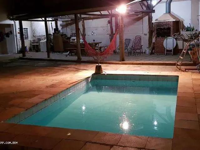 Casa / Sobrado para Venda em Presidente Prudente/SP Parque Furquim 3 Quartos