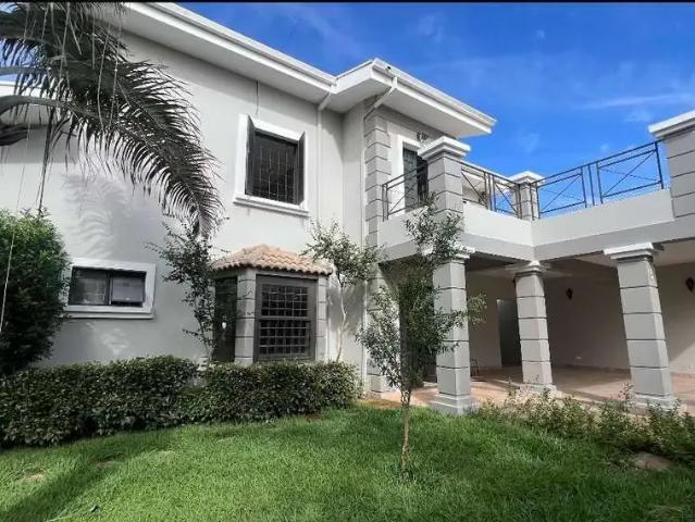 Casa / Sobrado para Venda em Presidente Prudente/SP Parque Furquim 4 Quartos