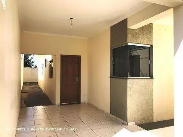 Casa / Sobrado para Venda em Presidente Prudente/SP Parque Residencial São Lucas 2 Quartos