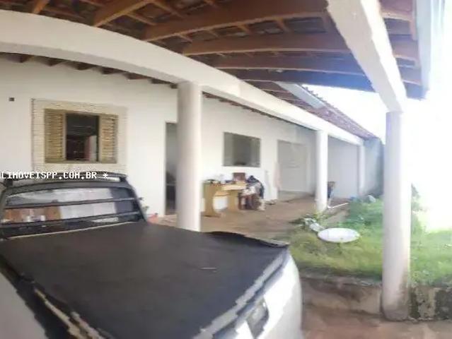 Casa / Sobrado para Venda em Presidente Prudente/SP Residencial São Paulo 3 Quartos