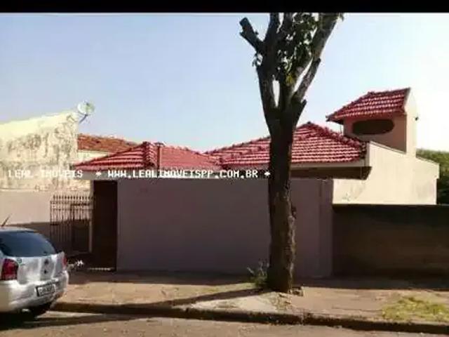 Casa / Sobrado para Venda em Presidente Prudente/SP Vila Verinha 4 Quartos
