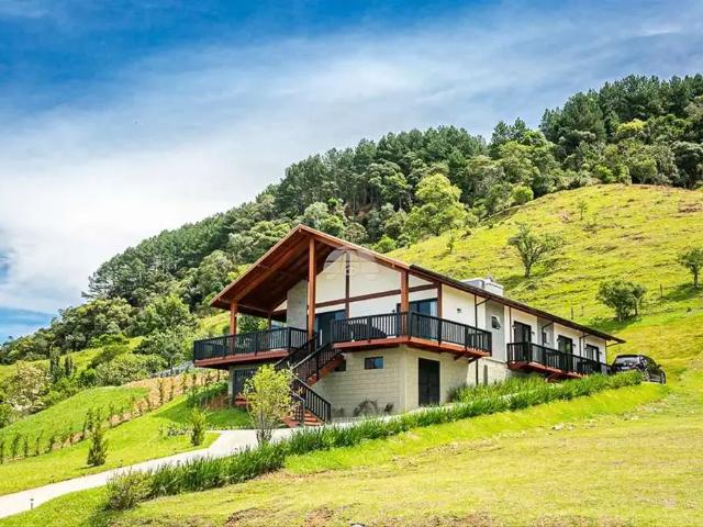 Casa / Sobrado para Venda em Rancho Queimado/SC Centro 4 Quartos