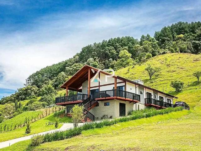 Casa / Sobrado para Venda em Rancho Queimado/SC Invernadinha 4 Quartos