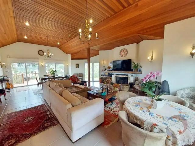 Casa / Sobrado para Venda em Rancho Queimado/SC Morro Chato 4 Quartos