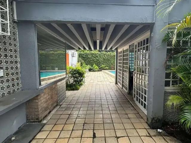 Casa / Sobrado para Venda em Recife/PE Torre 12 Quartos