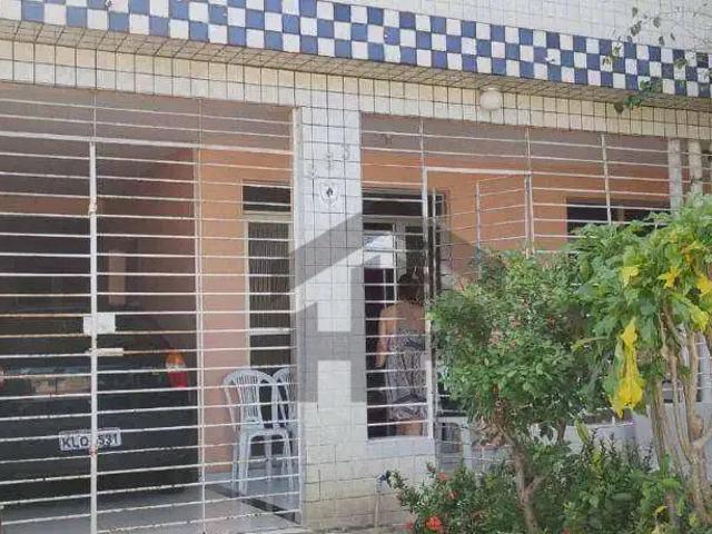 Casa / Sobrado para Venda em Recife/PE Arruda 8 Quartos