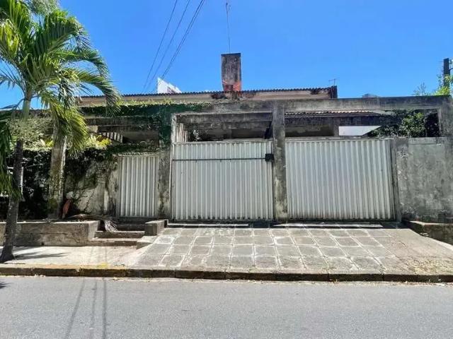 Casa / Sobrado para Venda em Recife/PE Casa Forte 4 Quartos
