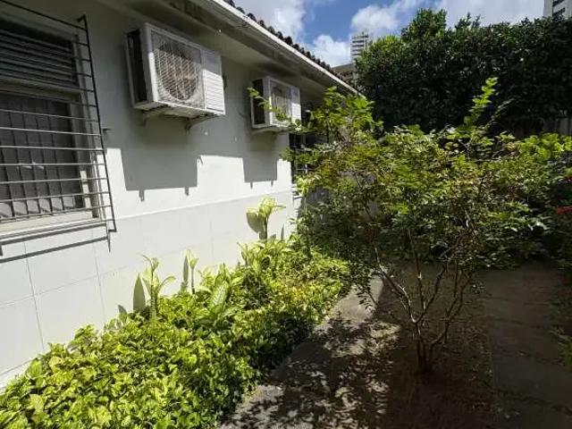 Casa / Sobrado para Venda em Recife/PE Casa Forte 6 Quartos