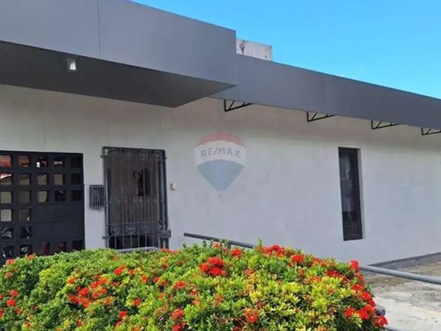 Casa / Sobrado para Venda em Recife/PE Casa Forte 7 Quartos