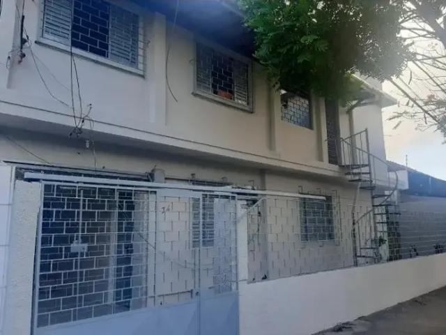 Casa / Sobrado para Venda em Recife/PE Cordeiro 5 Quartos