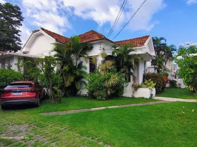 Casa / Sobrado para Venda em Recife/PE Derby 4 Quartos