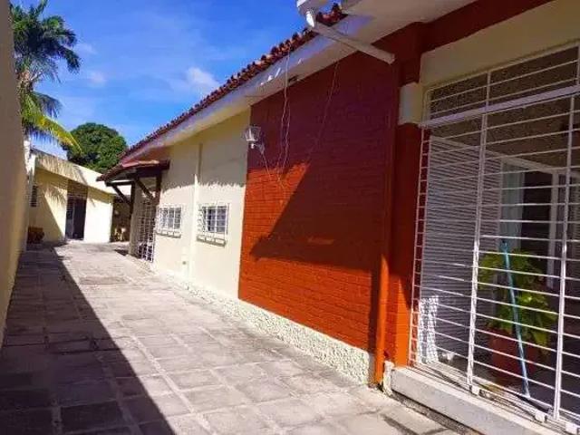 Casa / Sobrado para Venda em Recife/PE Engenho do Meio 3 Quartos