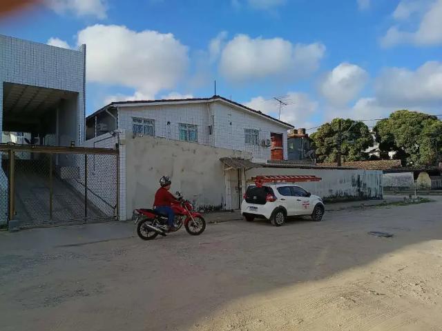 Casa / Sobrado para Venda em Recife/PE Imbiribeira 3 Quartos