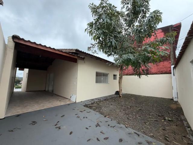 Casa / Sobrado para Venda em Registro/SP Centro 2 Quartos