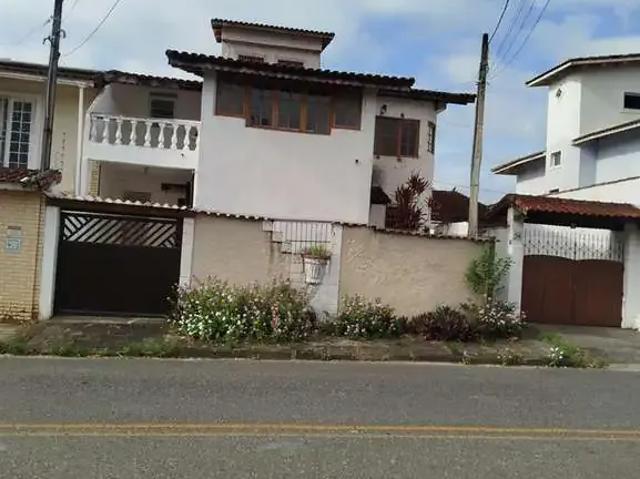 Casa / Sobrado para Venda em Registro/SP Jardim Belas Artes 4 Quartos