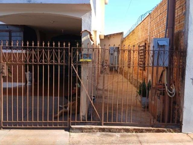 Casa / Sobrado para Venda em Rincão/SP Centro 3 Quartos