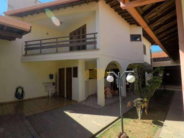 Casa / Sobrado para Venda em Rio Claro/SP Saúde 5 Quartos