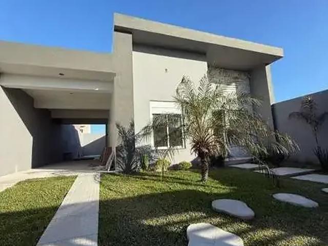 Casa / Sobrado para Venda em Rio Grande/RS Cassino 3 Quartos