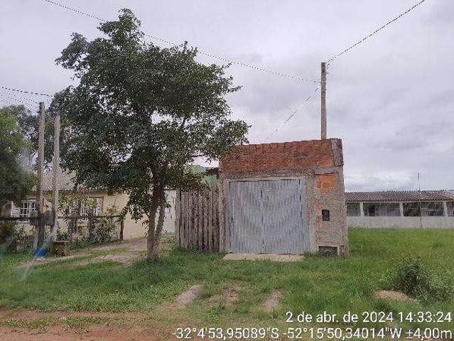 Casa / Sobrado para Venda em Rio Grande/RS Quinta 2 Quartos