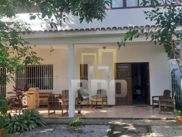 Casa / Sobrado para Venda em Rio das Ostras/RJ Centro 4 Quartos