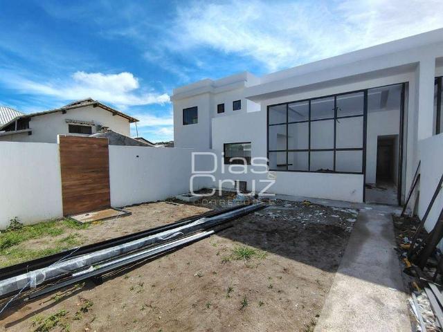 Casa / Sobrado para Venda em Rio das Ostras/RJ Extensão do Bosque 3 Quartos
