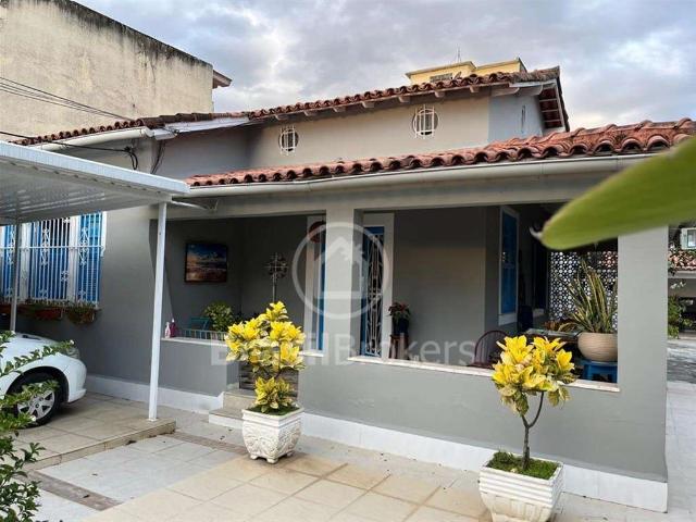 Casa / Sobrado para Venda em Rio de Janeiro/RJ Bancários 4 Quartos