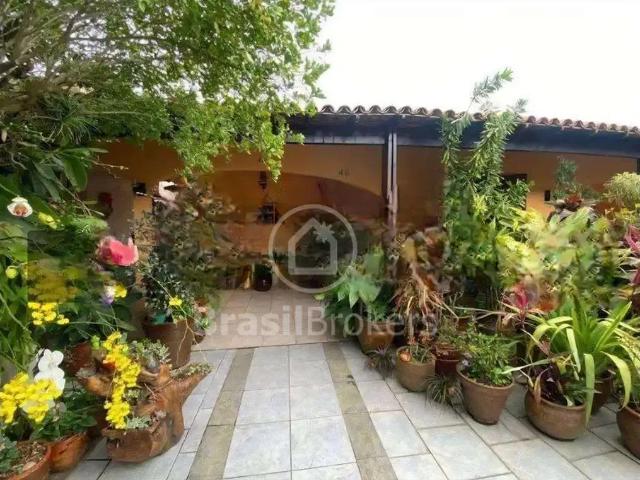 Casa / Sobrado para Venda em Rio de Janeiro/RJ Bancários 4 Quartos