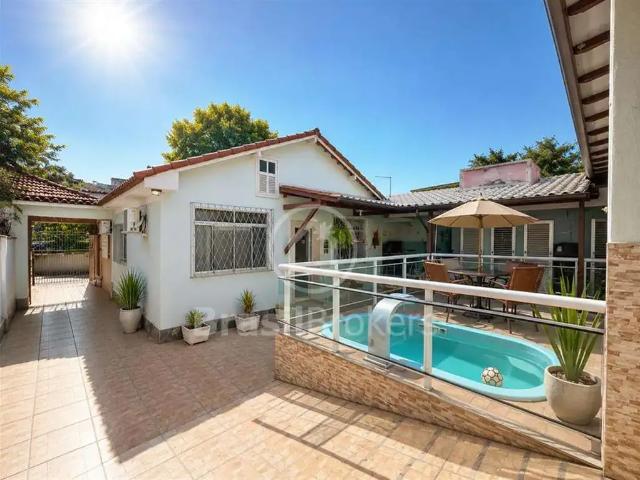 Casa / Sobrado para Venda em Rio de Janeiro/RJ Bancários 3 Quartos