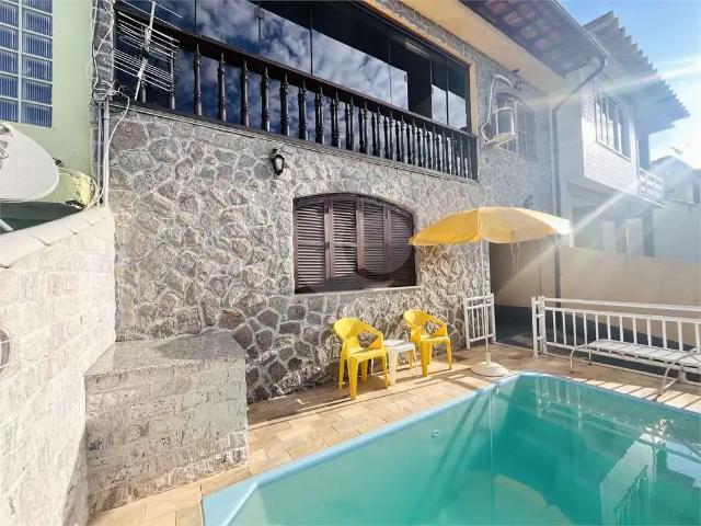 Casa / Sobrado para Venda em Rio de Janeiro/RJ Campo Grande 4 Quartos