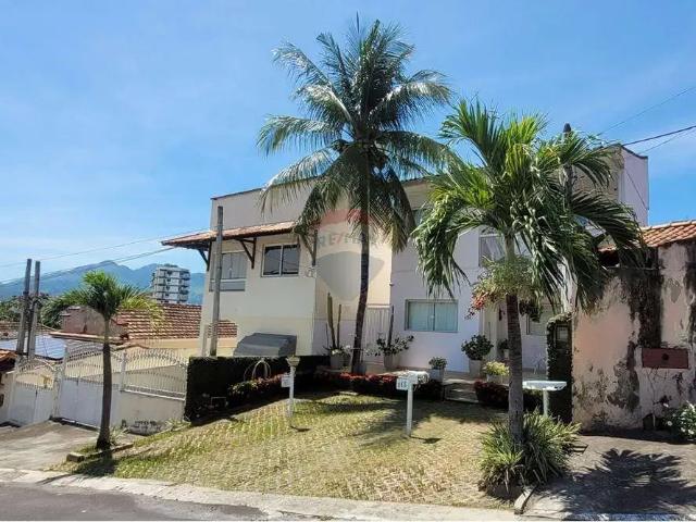 Casa / Sobrado para Venda em Rio de Janeiro/RJ Campo Grande 4 Quartos
