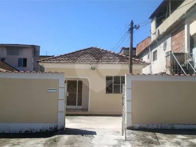 Casa / Sobrado para Venda em Rio de Janeiro/RJ Campo Grande 3 Quartos