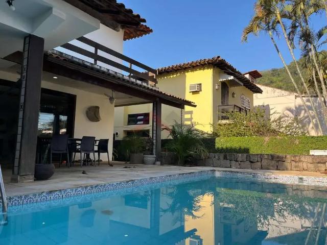 Casa / Sobrado para Venda em Rio de Janeiro/RJ Jacarepaguá 5 Quartos