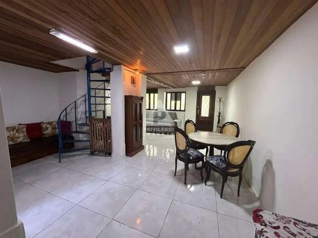 Casa / Sobrado para Venda em Rio de Janeiro/RJ Jardim Botânico 2 Quartos